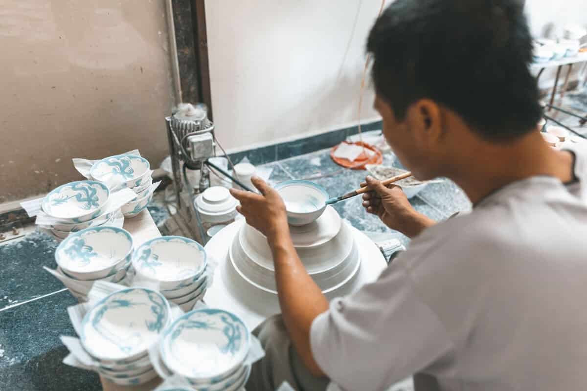 Supply Chain Differences: Product Sourcing Vs. Product Procurement ...