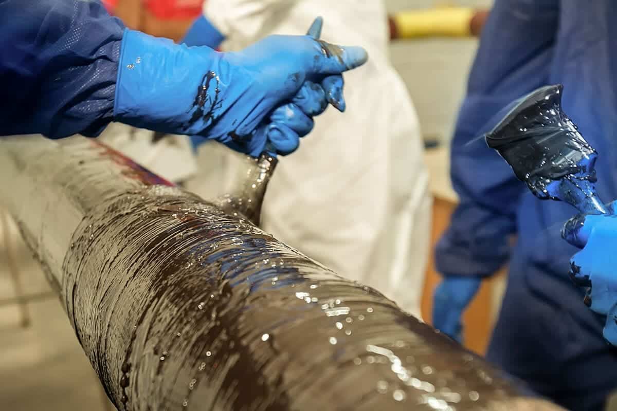 Polyester Resin Vs. Fiberglass Resin Explained | Mondoro